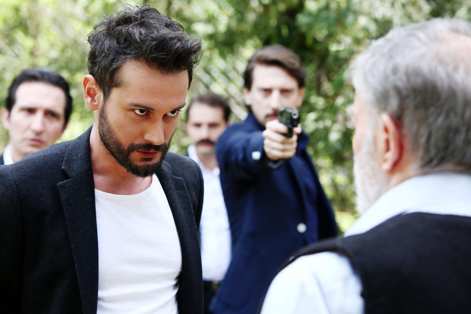 Kimse Bilmez | 2. Foto Galeri