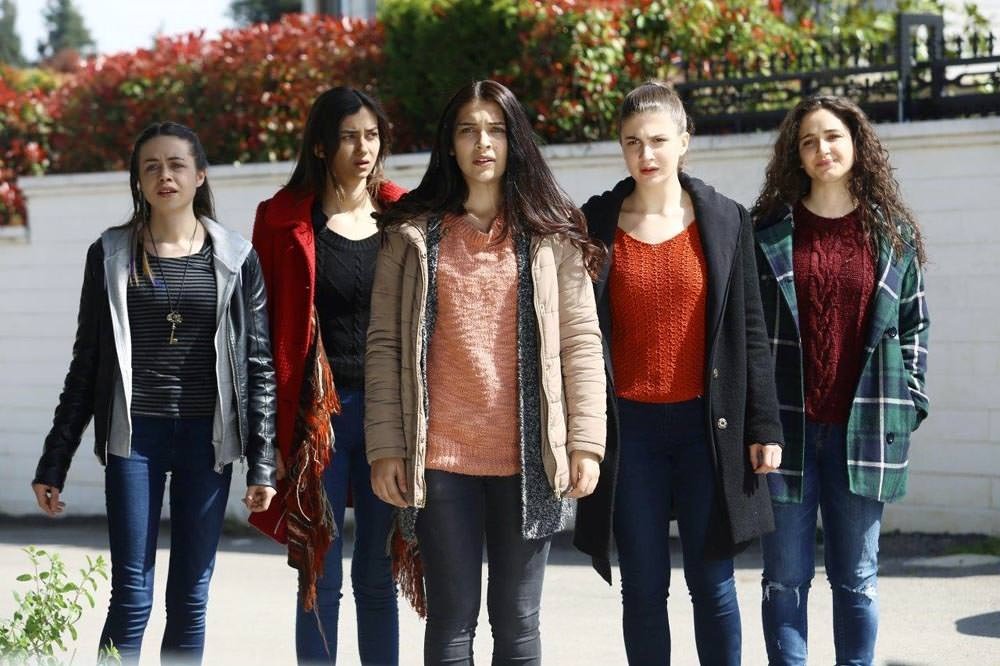 Kırgın Çiçekler 40 Bölüm | Kırgın Çiçekler Son Bölüm İzle atv