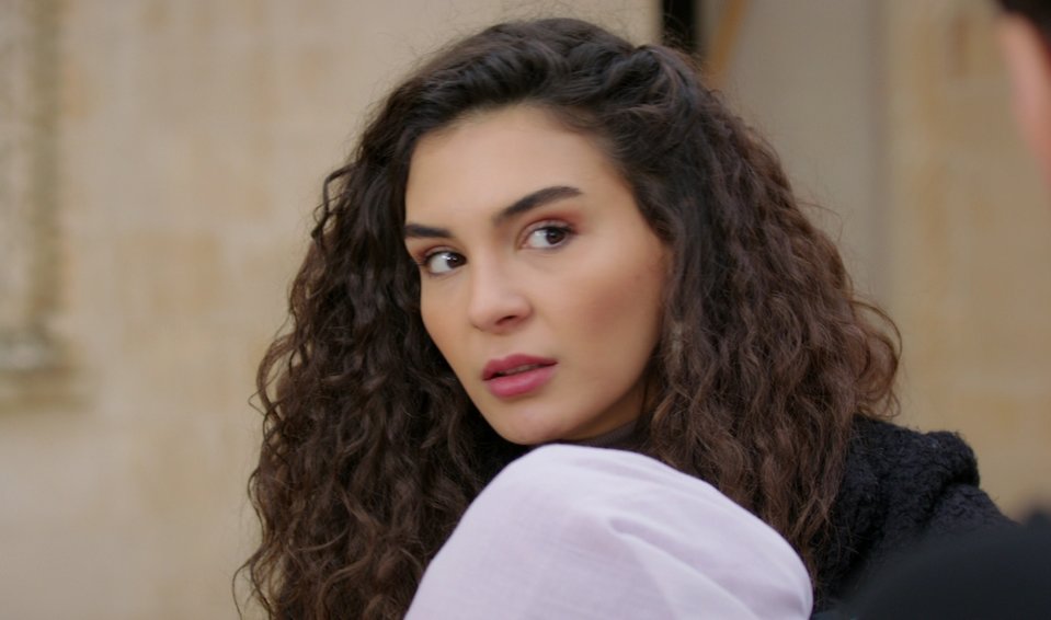 Hercai | Miran’ın sözleri Reyyan’ı öfkelendiriyor! Özel Videosu