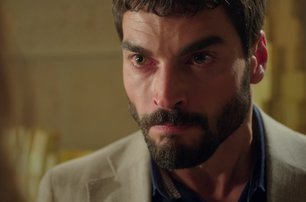 Azize Aslanbey kimdir? Ayda Aksel - Hercai - atv