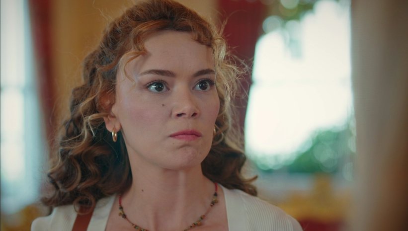 Bir Küçük Gün Işığı - Elif, Sude'ye tokat atıyor!